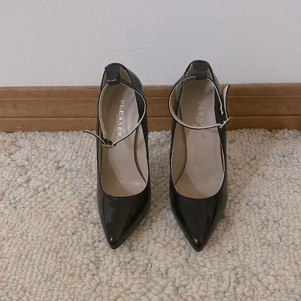 Pleaser Black Patent Stilettos Size 6 - Gem